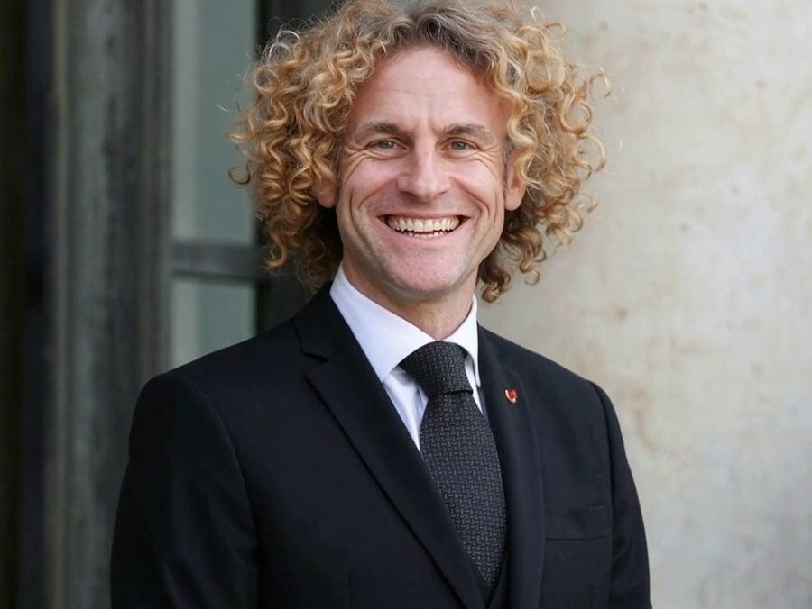 Créer des vidéos IA deepfake et mèmes marrants de Macron